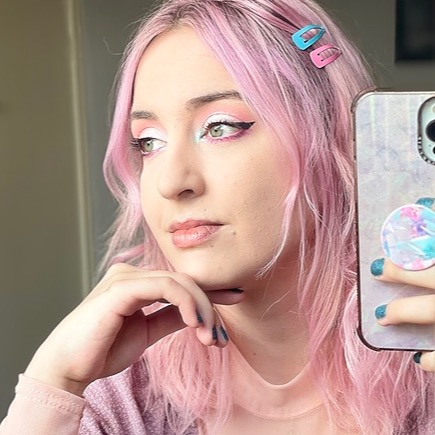 plumbella | Twitter, Instagram, Twitch | Linktree