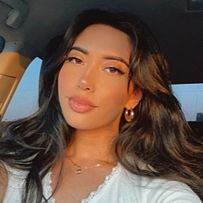 Danni Simone | Instagram, TikTok | Linktree