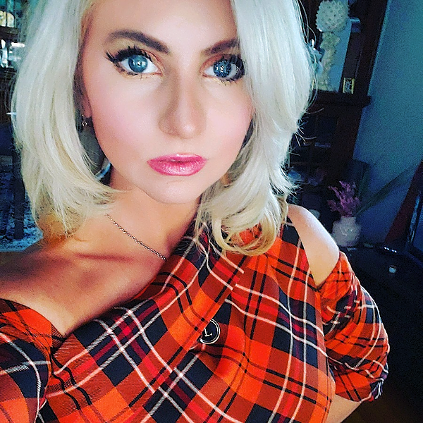 Lindsay Ferris Martin | Twitter, Facebook, TikTok | Linktree