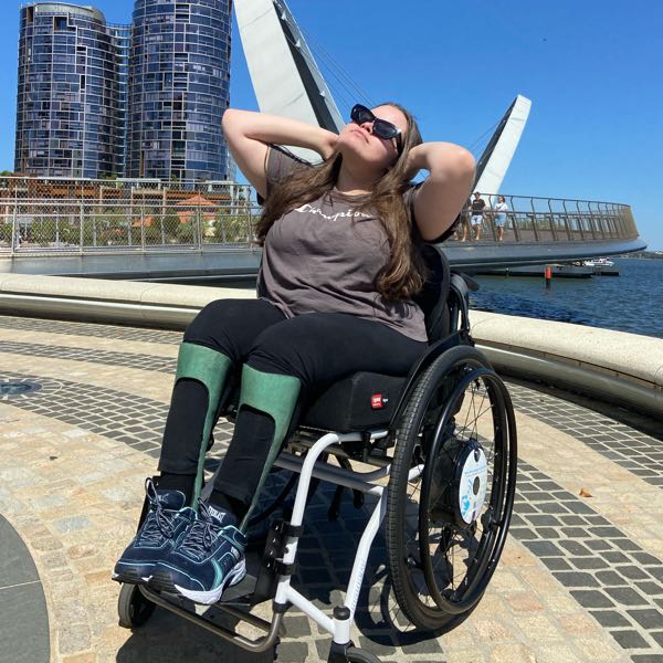 lottie | Twitter, Instagram, TikTok | Linktree