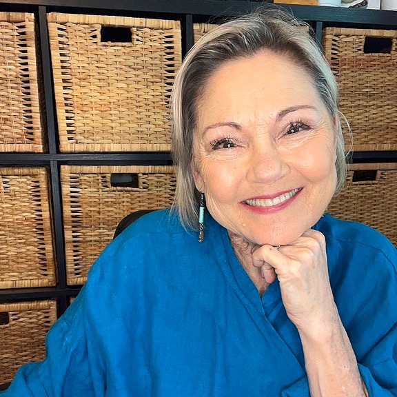 dolphinine | Instagram | Linktree