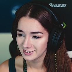 MissMikkaa | Twitter, Instagram, TikTok, Twitch | Linktree