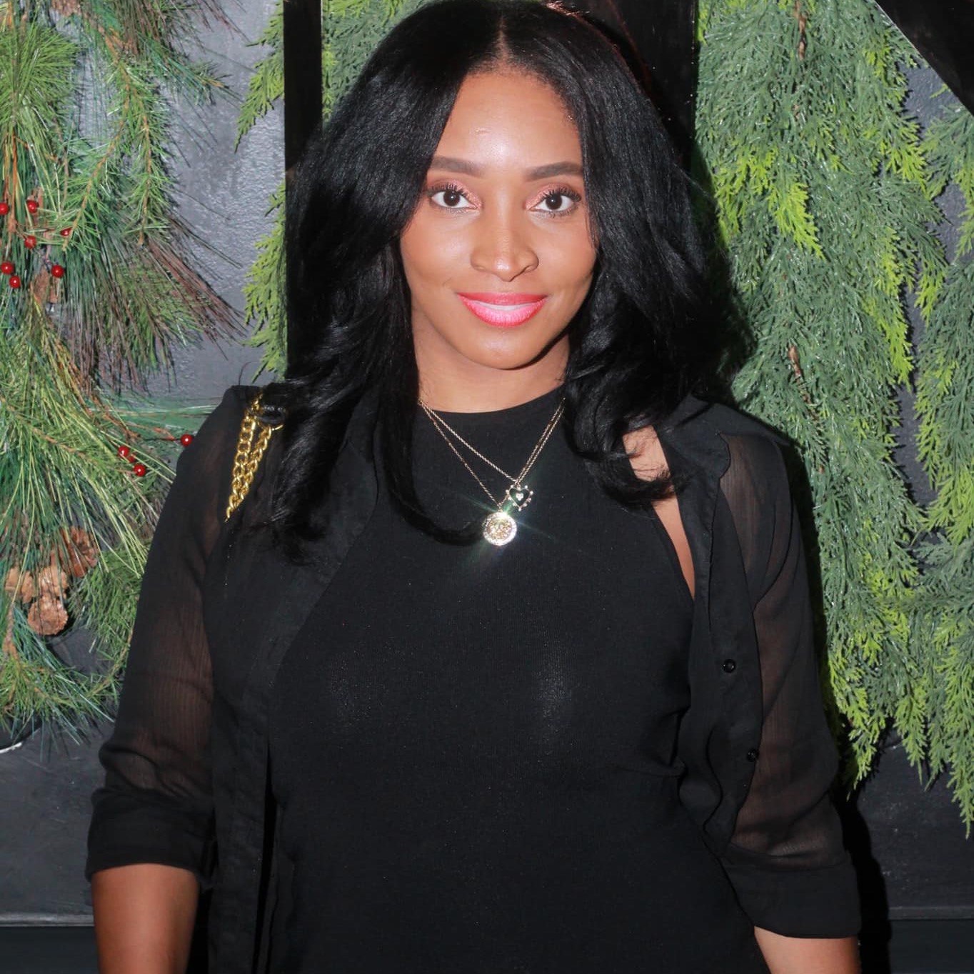 @officialnicole | Instagram, Facebook | Linktree