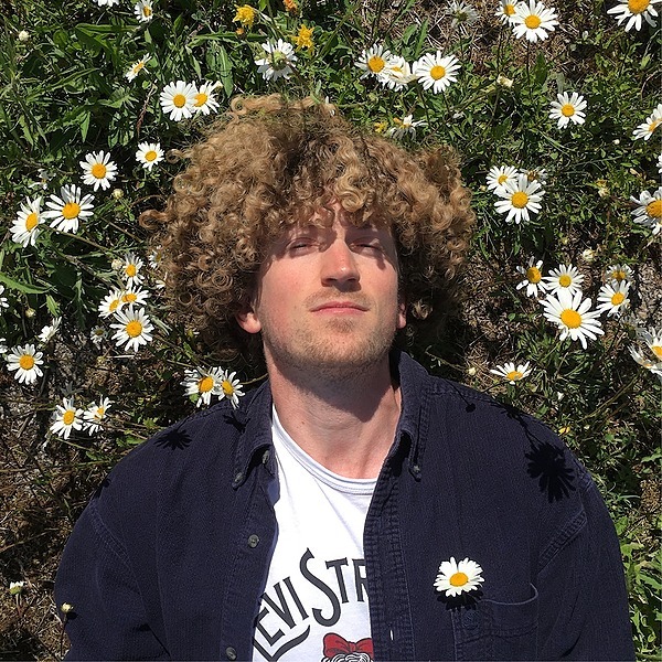 Thom Blane | Twitter, Instagram, YouTube, Spotify | Linktree