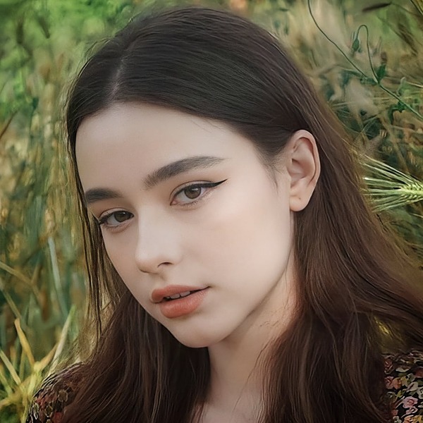 Dasha Taran | Instagram, TikTok | Linktree