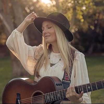 Julie Ann Weiler | Instagram, Facebook | Linktree