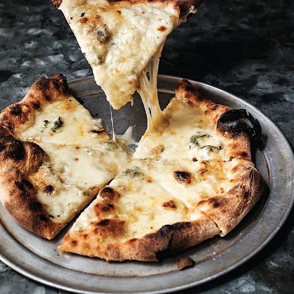 Pizzeria Salvy | Twitter, Instagram | Linktree