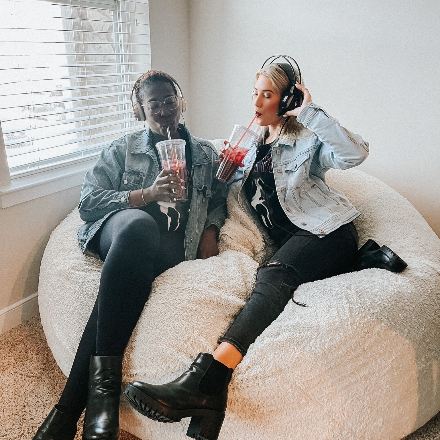 Ashleigh & Brooke | Twitter, Instagram | Linktree