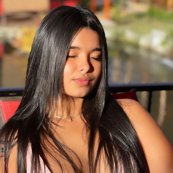 Annie Coss 🇵🇦|🇨🇴 | Instagram, Facebook | Linktree