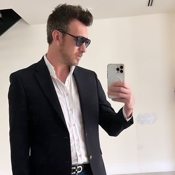 Raedtoken channels | Twitter, Instagram, TikTok, Twitch | Linktree