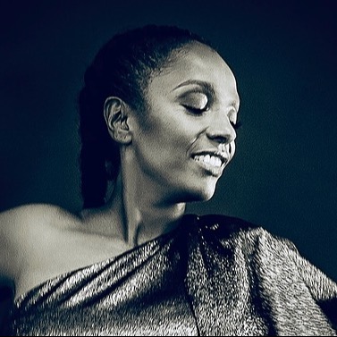 Anna Ross | Twitter, Instagram, Facebook, TikTok | Linktree