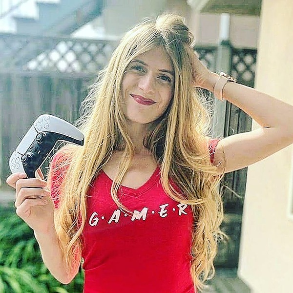 amanda_roses | Twitter, Instagram, YouTube | Linktree