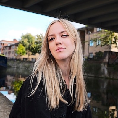 @Ellivia_v - Listen on YouTube, Spotify - Linktree