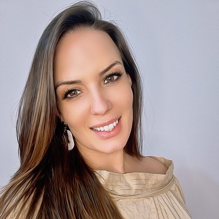 Carol Costa | Instagram | Linktree