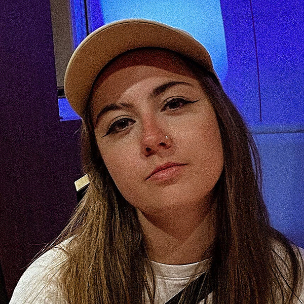 itzjanina | Twitter, Instagram, TikTok, Twitch | Linktree