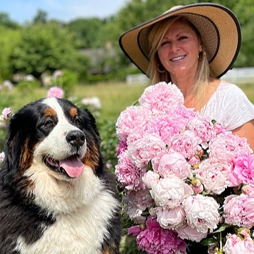 Kelly Lehman Garden Influencer | Instagram, YouTube, TikTok | Linktree