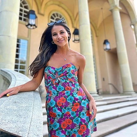 Chelsea Davis | Instagram, TikTok | Linktree