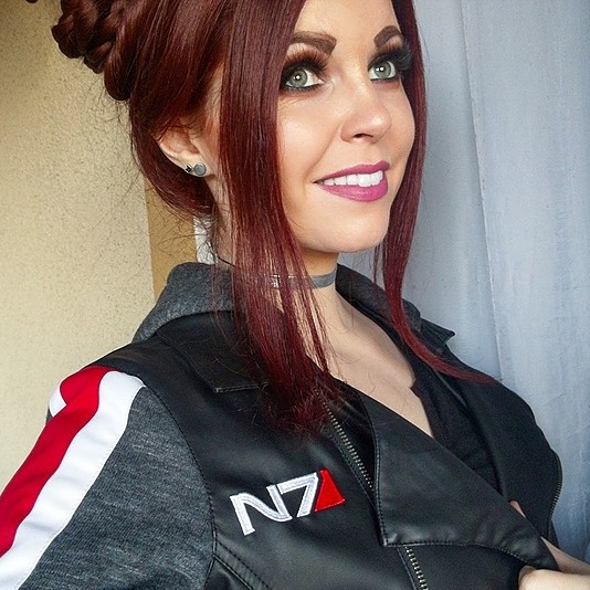 Follow Miss Magitek! | Twitter, Instagram, TikTok, Twitch | Linktree