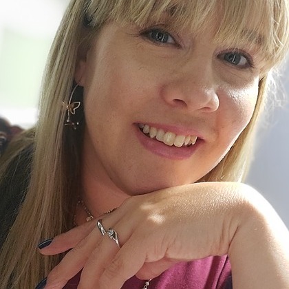 @Pretty&Polished | Instagram, Facebook | Linktree