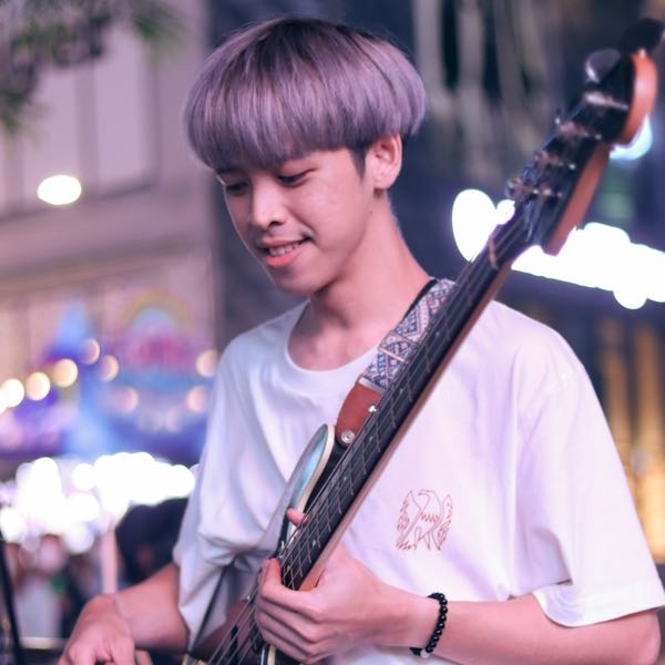 MIEW MIEW | Twitter, Instagram, Facebook | Linktree