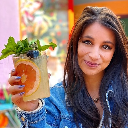 Chelsea Davis | Instagram, TikTok | Linktree