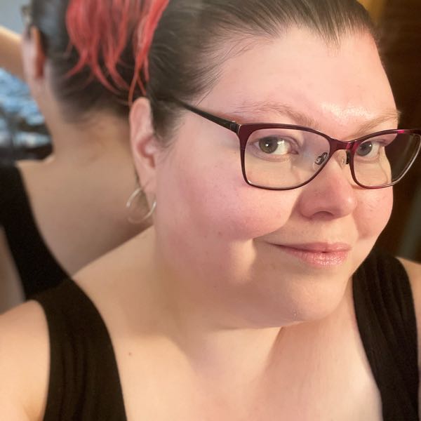 Robin Tipton | Twitter, Instagram, TikTok, Twitch | Linktree