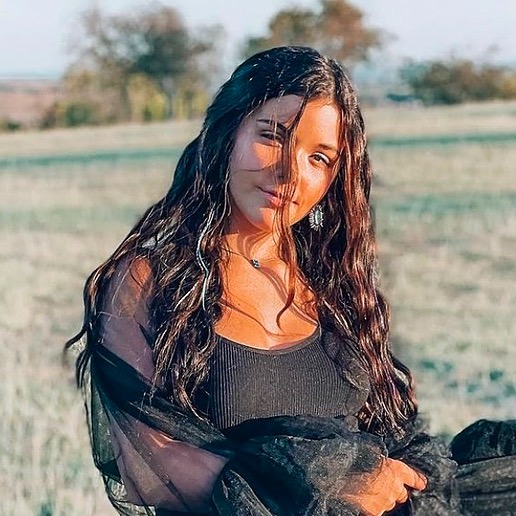 Savannah.Marable | Instagram, TikTok | Linktree