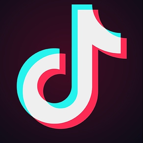 Kayla Kitsune | Twitter, Instagram, TikTok, Twitch | Linktree